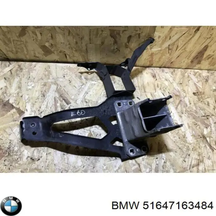 51647163484 BMW soporte de radiador derecha (panel de montaje para foco)