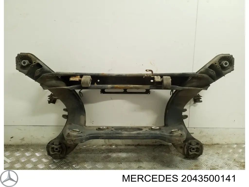 204 350 01 41 MERCEDES subchasis trasero soporte motor