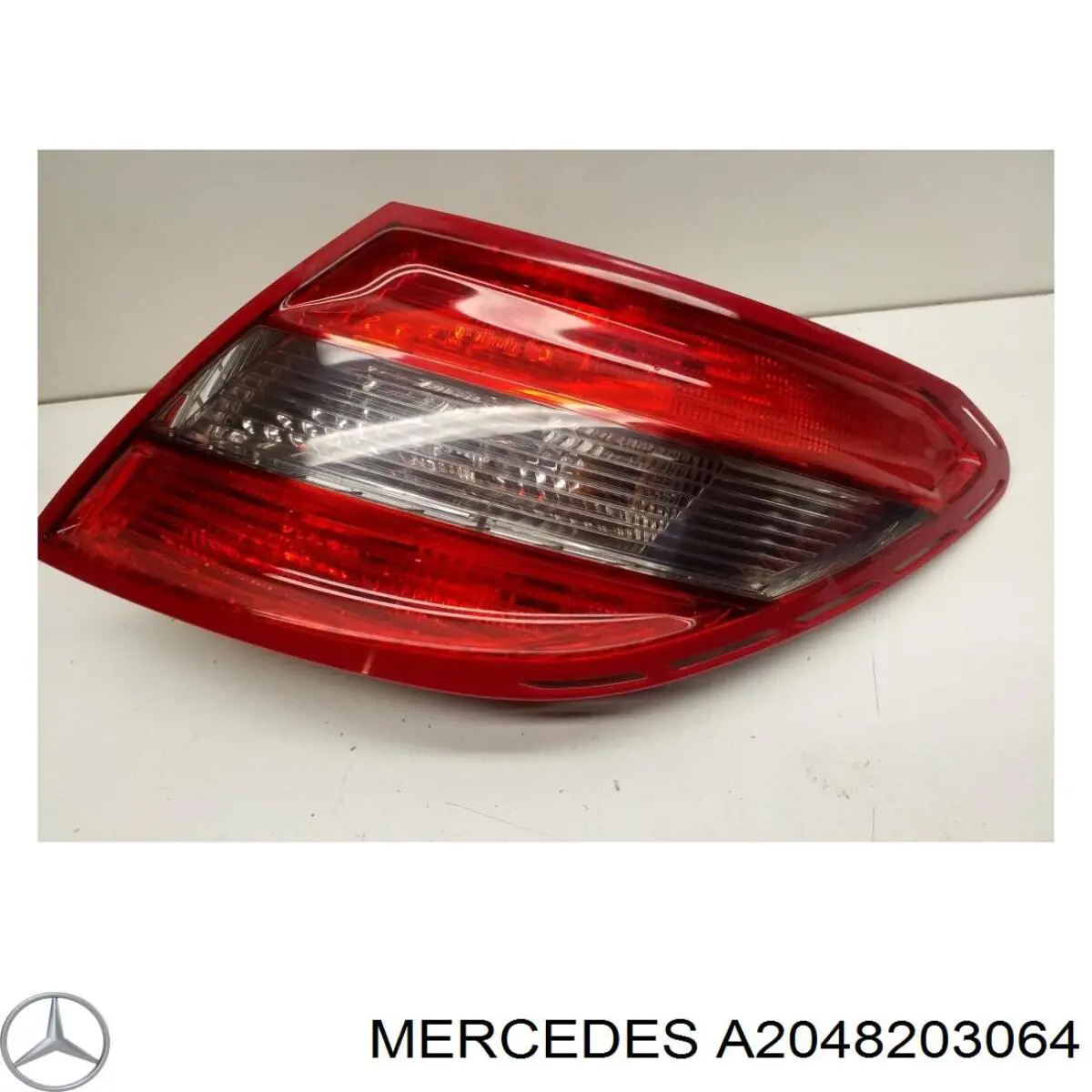 A2048203064 Mercedes piloto posterior derecho