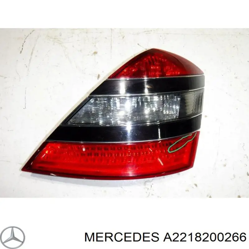 A2218200266 Mercedes piloto posterior derecho