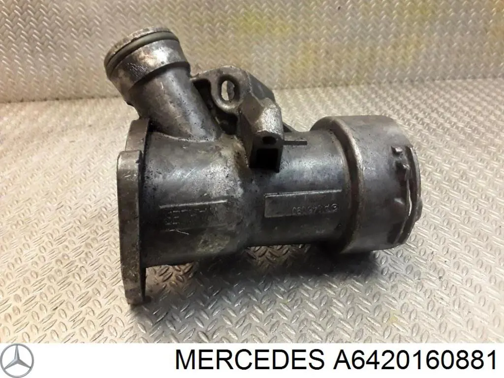 6420160881 Mercedes tubo de ventilacion del carter (separador de aceite)