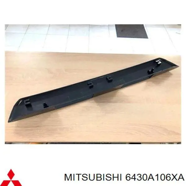 6430A106XA MITSUBISHI Cubierta, piloto de matrícula