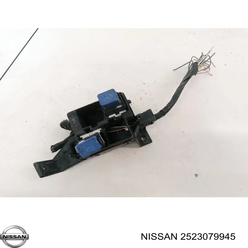 2523079945 NISSAN/INFINITI Relé, faro antiniebla