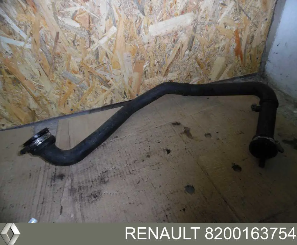 144600943R RENAULT (RVI) Tubo flexible de aire de sobrealimentación derecho