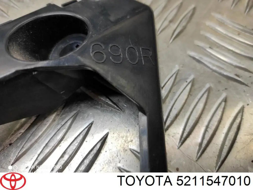 5211547010 Toyota soporte de radiador derecha (panel de montaje para foco)
