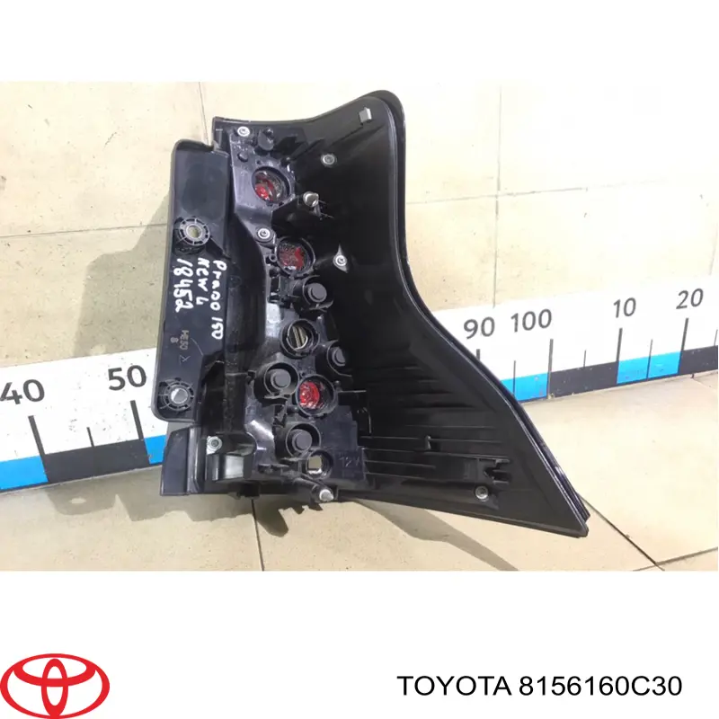 8156160C30 Toyota piloto posterior izquierdo comprar barato