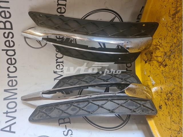 A2048851453 Mercedes rejilla de ventilación, parachoques trasero, derecha