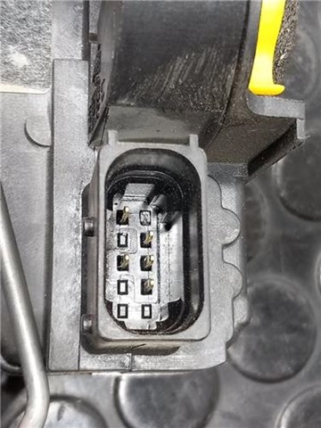 13579545 General Motors cerradura de puerta trasera izquierda