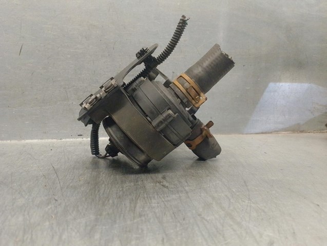 144B00004R Renault (RVI) bomba de agua, adicional eléctrico