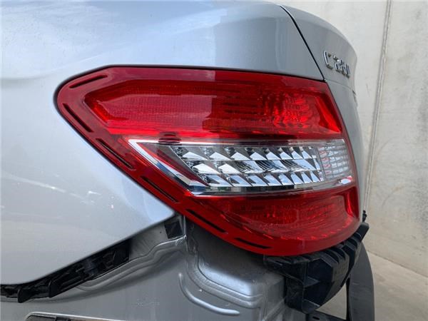 2048201964 Mercedes piloto posterior izquierdo