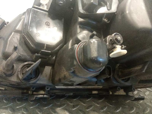 1ZS009044511 HELLA faro izquierdo