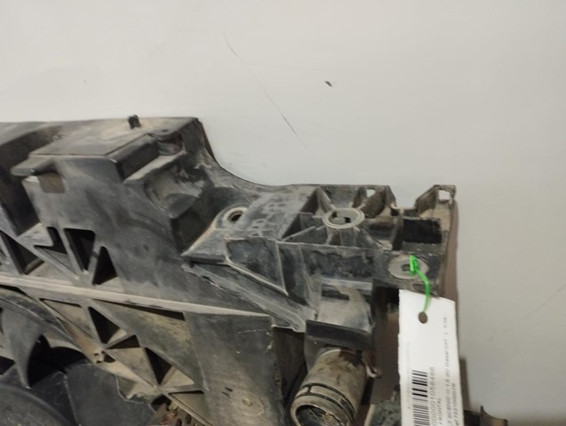 752100007R Renault (RVI) soporte de radiador completo