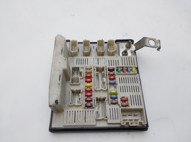 8200455424 RENAULT (RVI) caja de fusibles