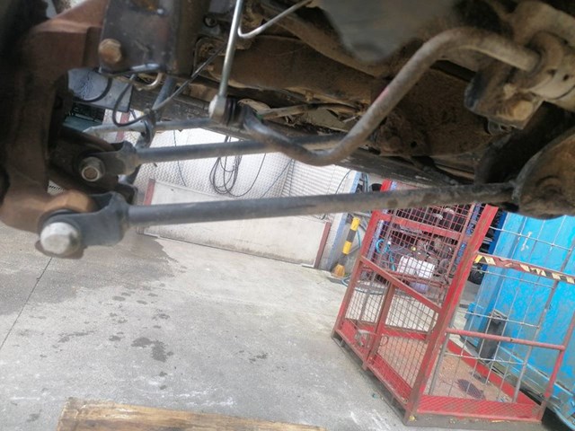 551218396R Renault (RVI) barra transversal de suspensión trasera ...