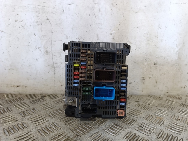 9677987180 PEUGEOT/CITROEN caja de fusibles