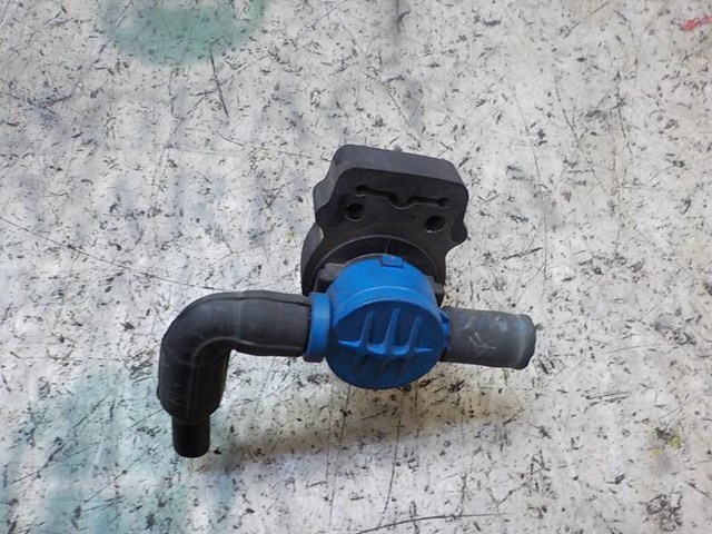 A0004769732 Mercedes valvula de adsorcion de vapor de combustible