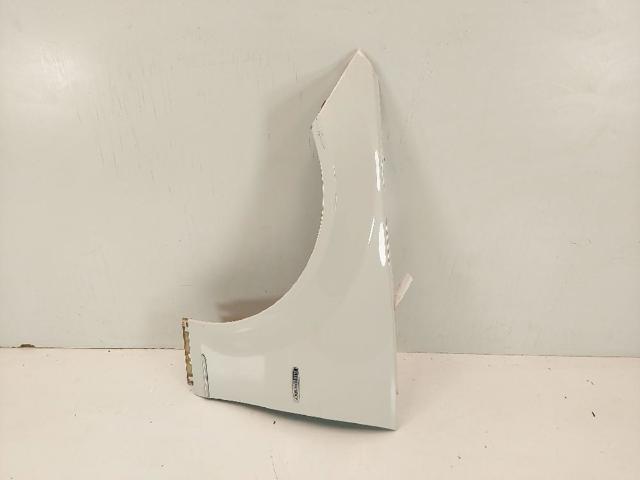 A2048801318 MERCEDES aleta delantera izquierda