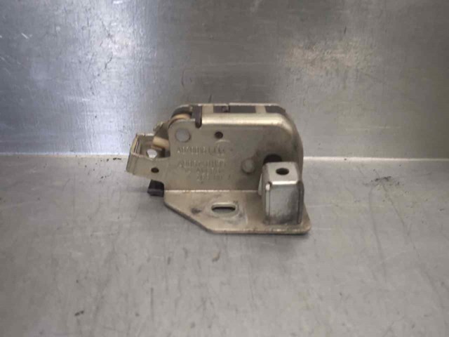 906740113528 Mercedes cerradura de puerta de batientes, trasera ...