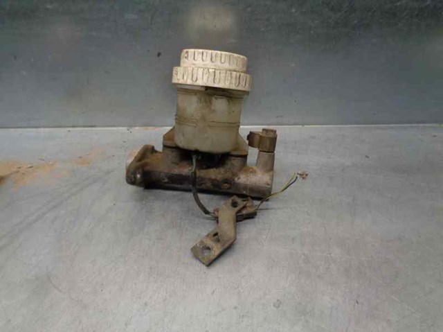 MB699830 Mitsubishi cilindro principal de freno