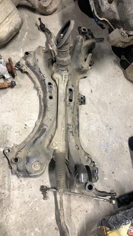 5120178010 Toyota subchasis delantero soporte motor comprar barato