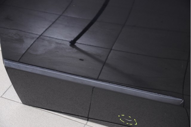 Moldura puerta trasera izquierda BMW. Comprar moldura puerta trasera