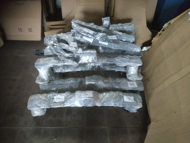 6400H568 Mitsubishi refuerzo paragolpes delantero