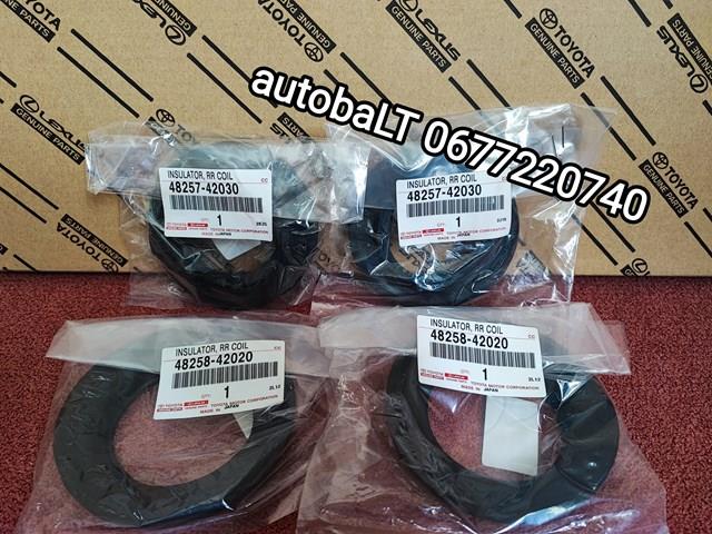 4825842020 Toyota caja de muelle, eje trasero, inferior