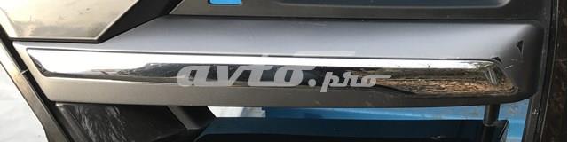 51117421484 BMW moldura de rejilla parachoques delantero derecha