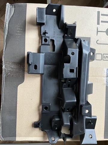 GSH750104 Mazda soporte de parachoques delantero izquierdo