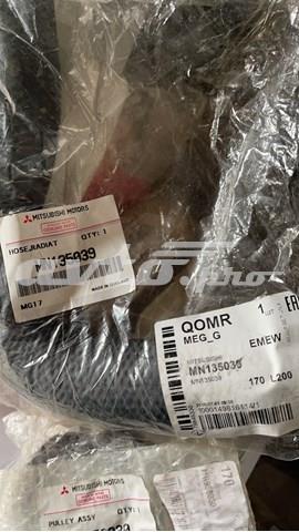 MN135039 Mitsubishi tubería de radiador arriba