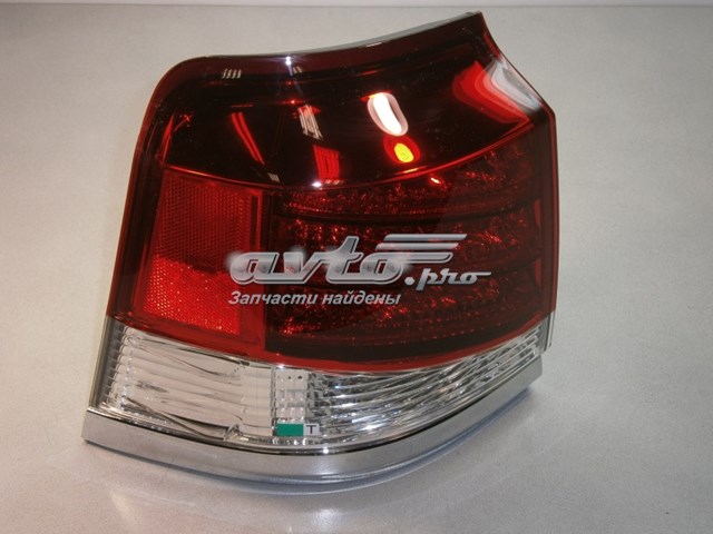 8156160A50 Toyota piloto trasero exterior izquierdo