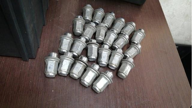 9094201109 Toyota tuerca de rueda