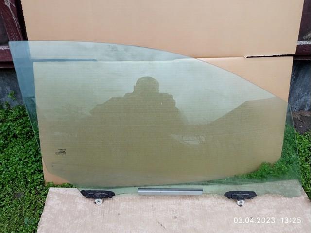 68101F4010 TOYOTA Luna de puerta delantera derecha