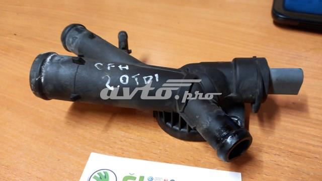 03L121131M VAG brida de refrigerante