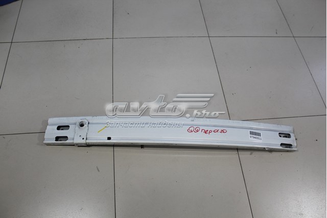 H50304EAMA Nissan refuerzo paragolpes trasero