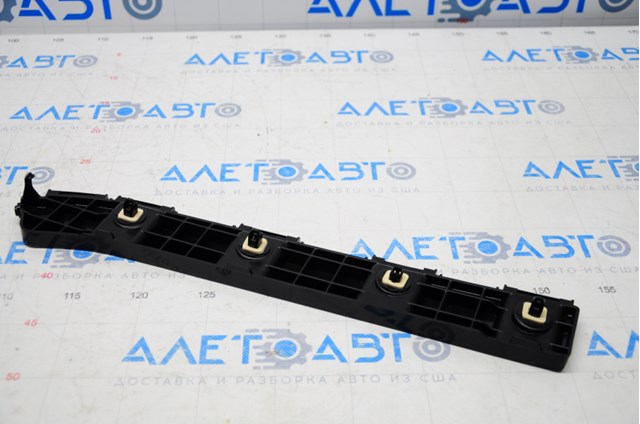 525620C010 TOYOTA Soporte de guía para parachoques trasero, derecho