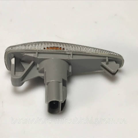 8351A065 MITSUBISHI luz intermitente guardabarros