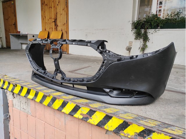 BCKA50031EBB MAZDA paragolpes delantero