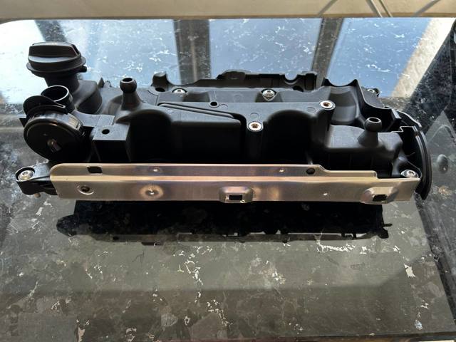 05L103469D VAG Tapa de balancines