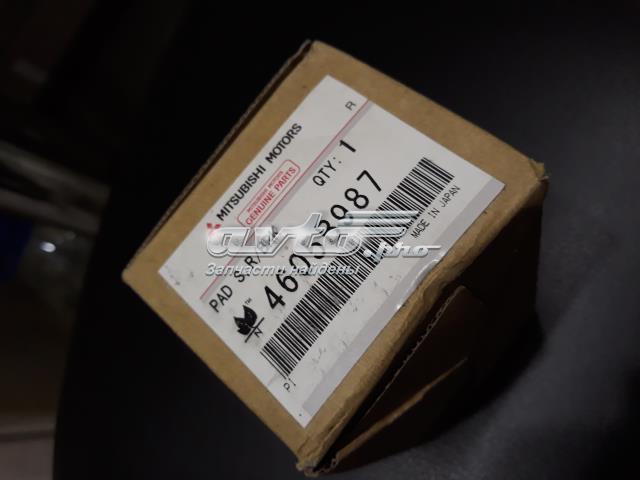 4605B987 Mitsubishi pastillas de frenos traseras