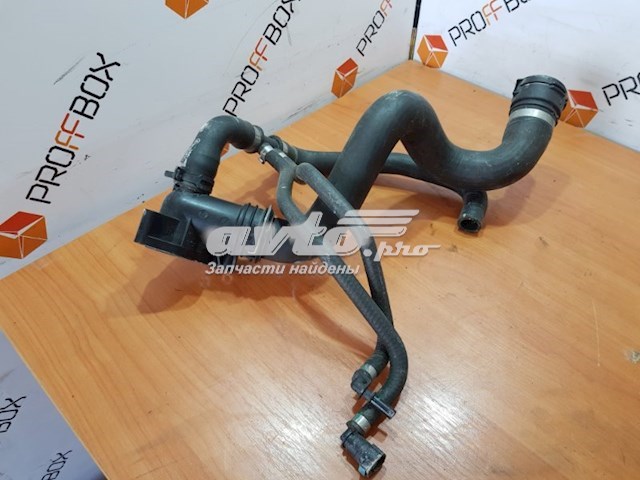 A6422001156 Mercedes brida de refrigerante