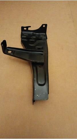 5210360260 Toyota soporte de parachoques delantero izquierdo