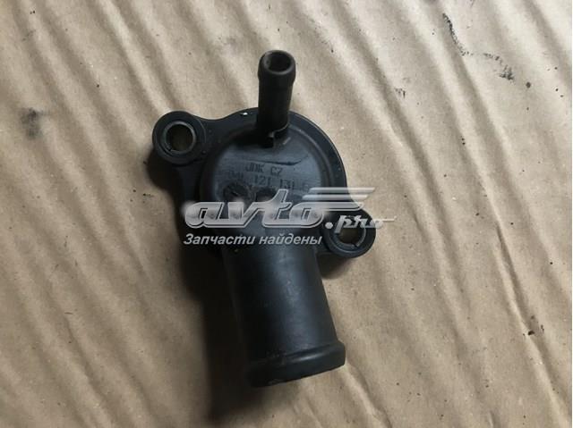 04L121131E VAG brida de refrigerante