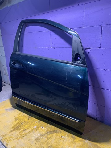 1697200205 Mercedes puerta delantera derecha