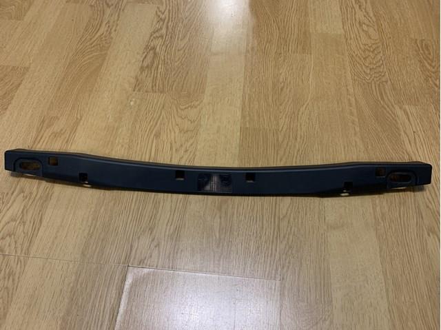 KB8A50C51A Mazda listón embellecedor/protector, parachoques trasero central