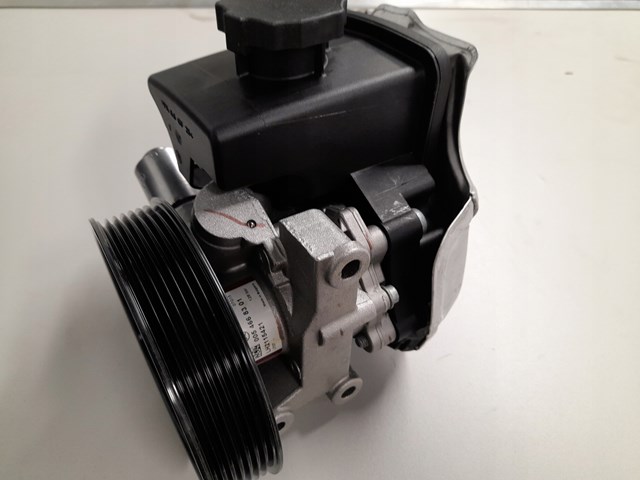 A0054668301 MERCEDES Bomba de dirección